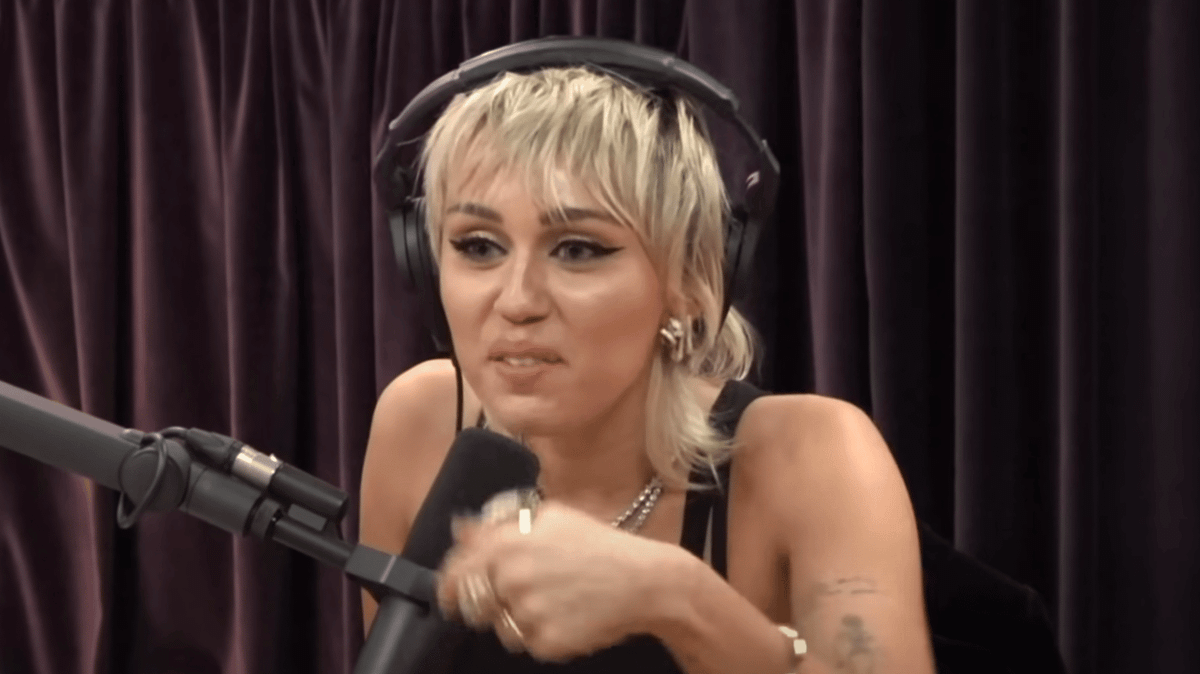 Miley Cyrus has blunt response to Joe Rogan after he insults friend's ...