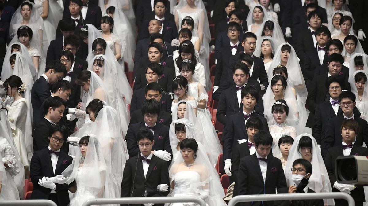 Moonies 'cult' leader was mandated by God to 'sh*g every female on the ...