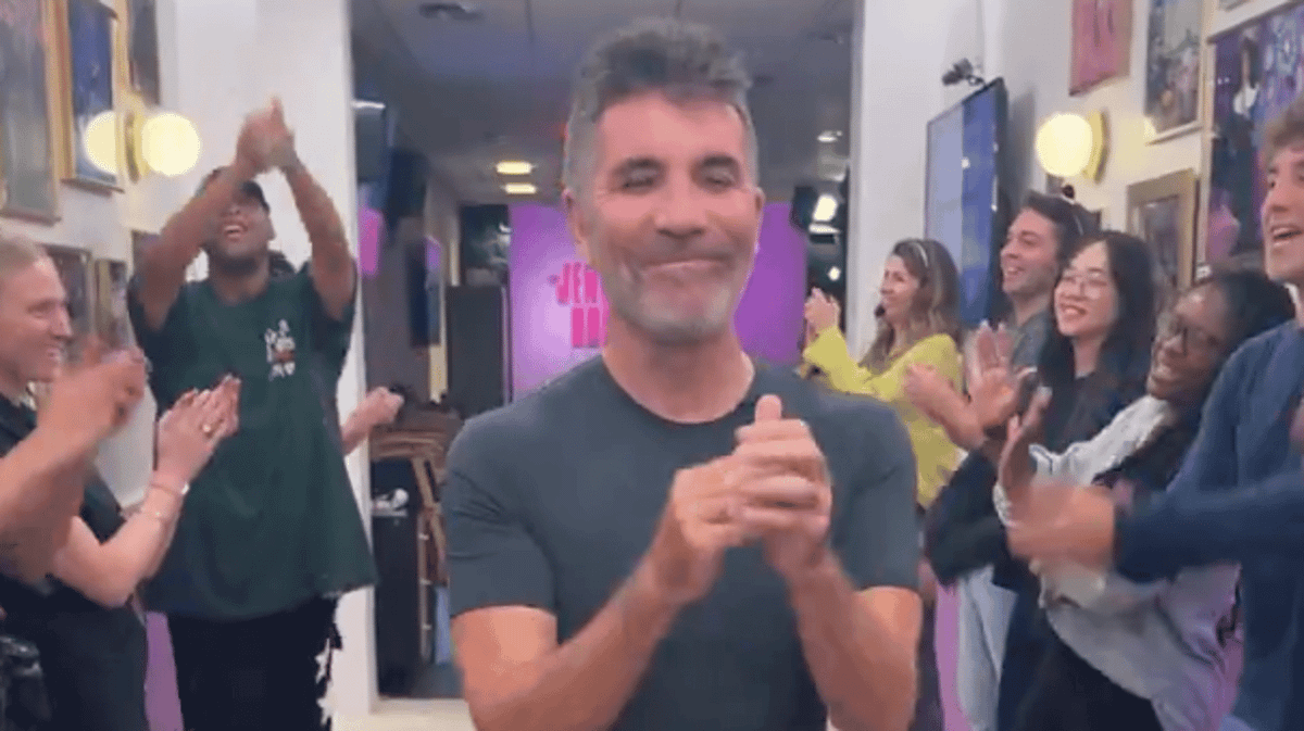 Video of Simon Cowell clapping goes viral for all the wrong reasons