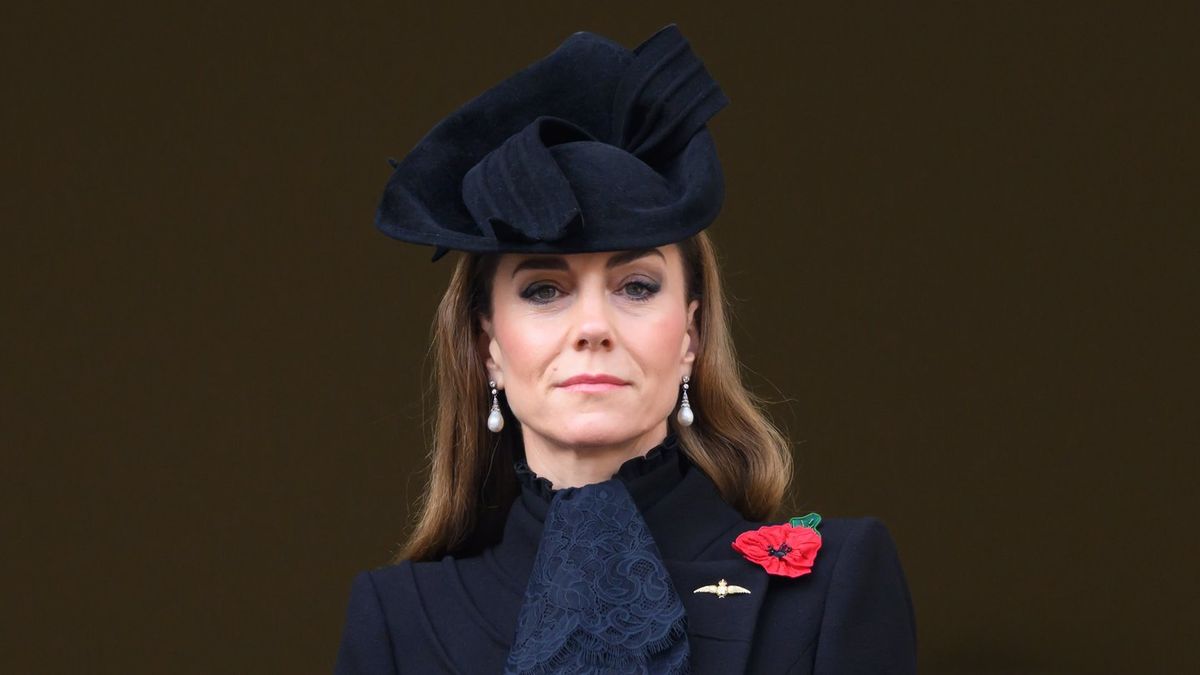 Kate Middleton fiercely defended by royal fans after backlash over £500 ...
