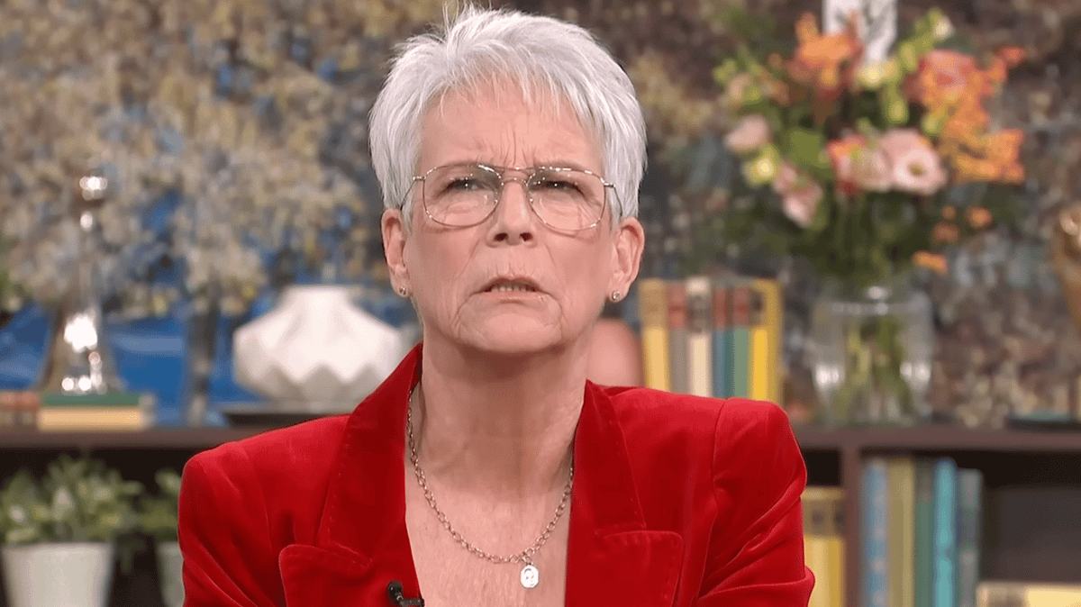 Jamie Lee Curtis breaks down in tears as she randomly compares Princess ...