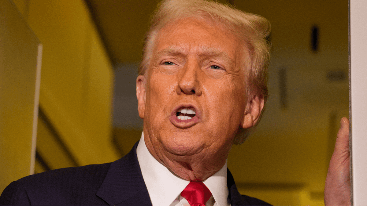 People extremely concerned after Trump blasts Seth Meyers for being ...