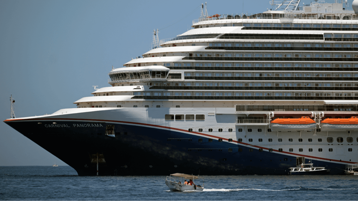 Cruise ship issues statement after passenger mysteriously dies ...