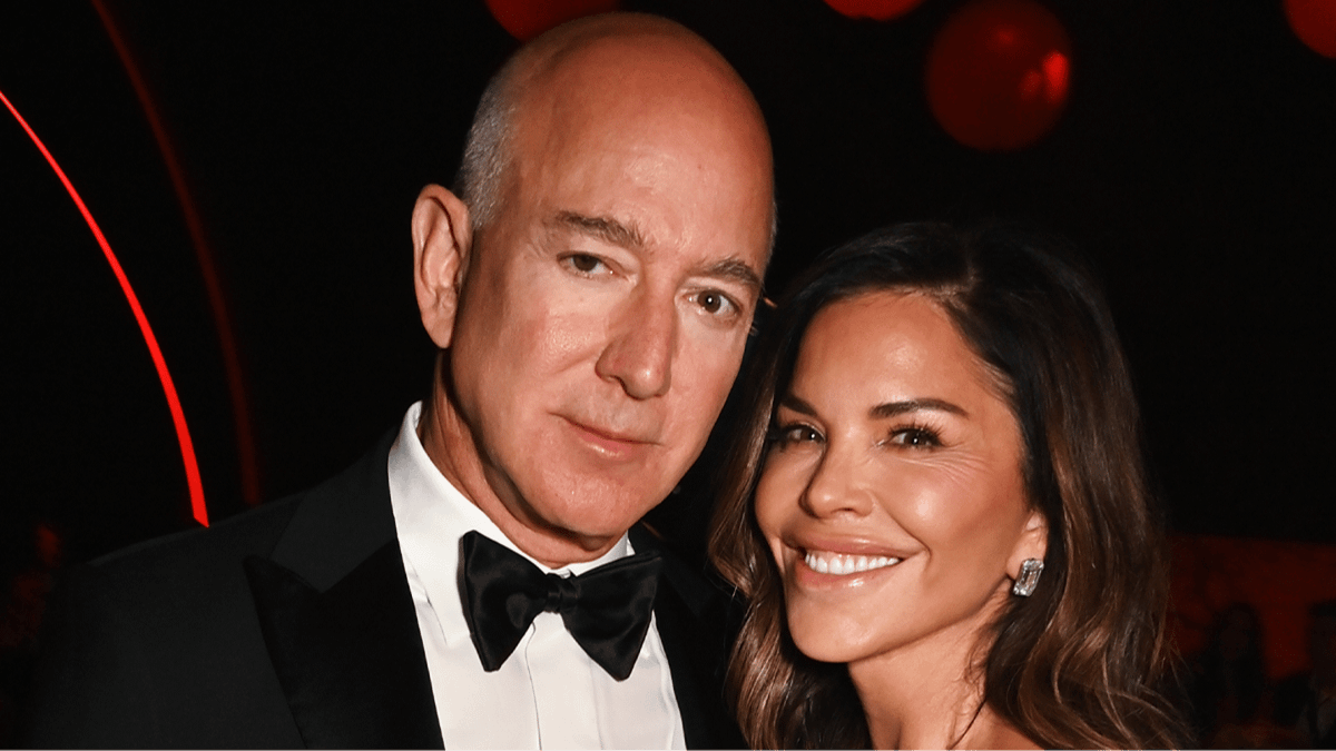 Jeff Bezos and Lauren Sanchez's wedding invitation cards sparks jokes ...