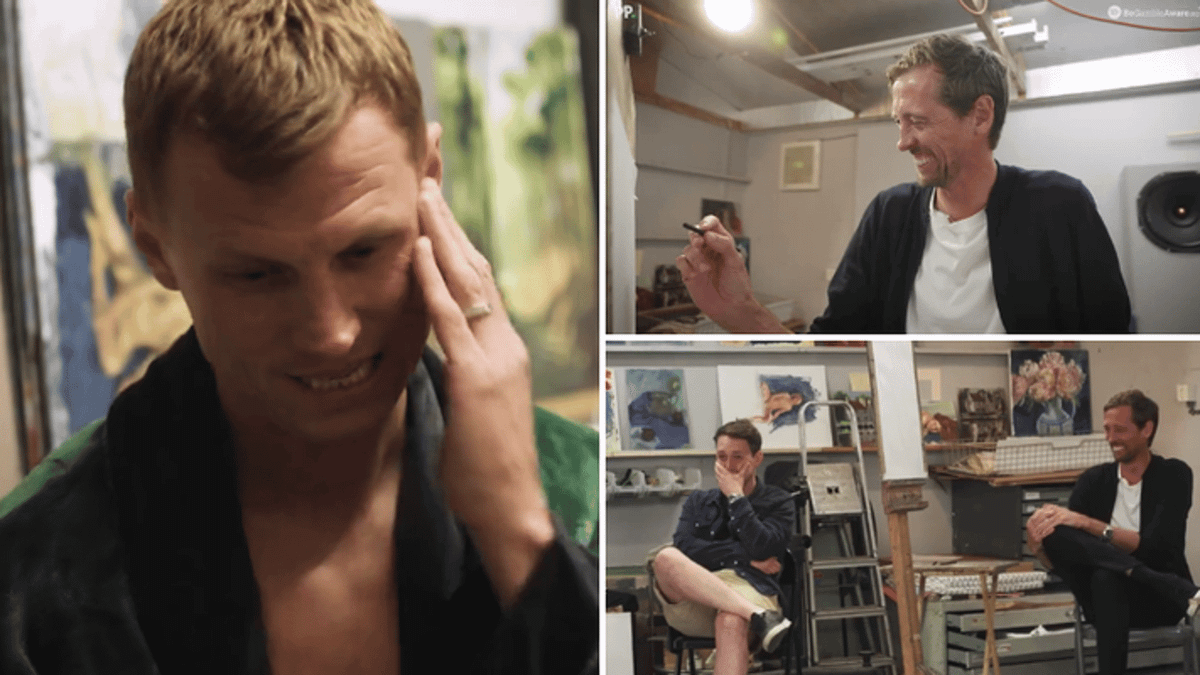 Peter Crouch and Chris Stark in stitches after Steve Sidwell forced to ...