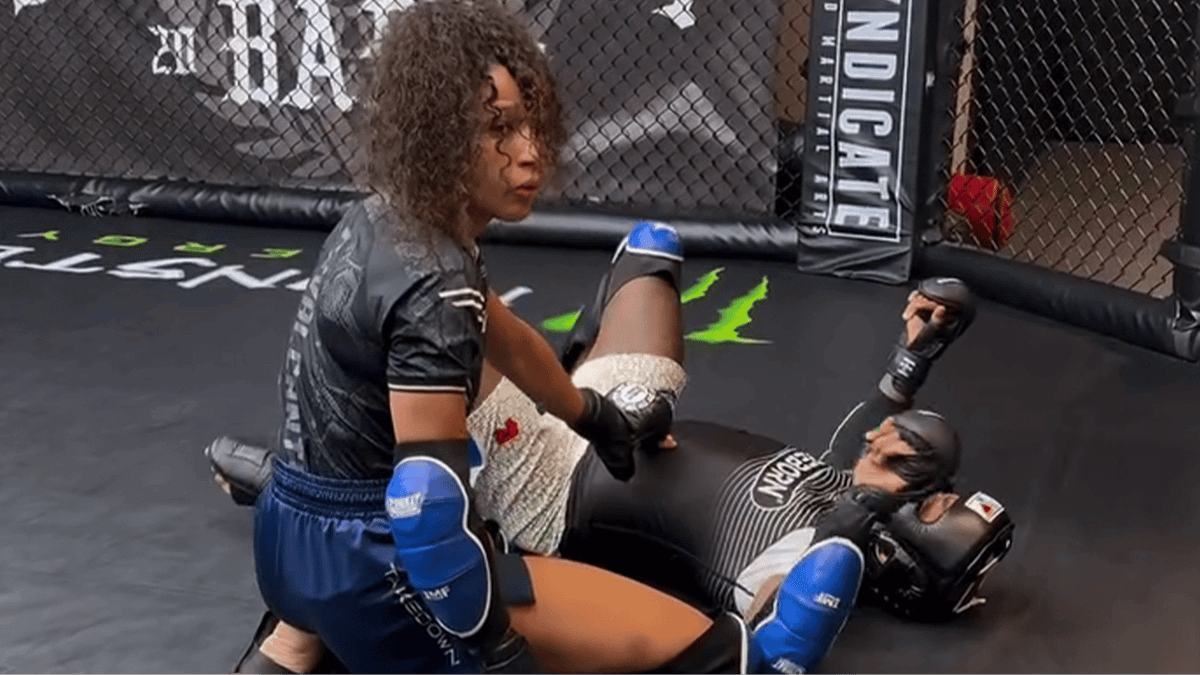 Undefeated Female UFC Star Knocks Out Male Sparring Partner in Brutal ...