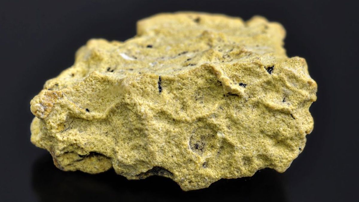 Scientists uncover one of rarest minerals on Earth hidden in 75 year ...