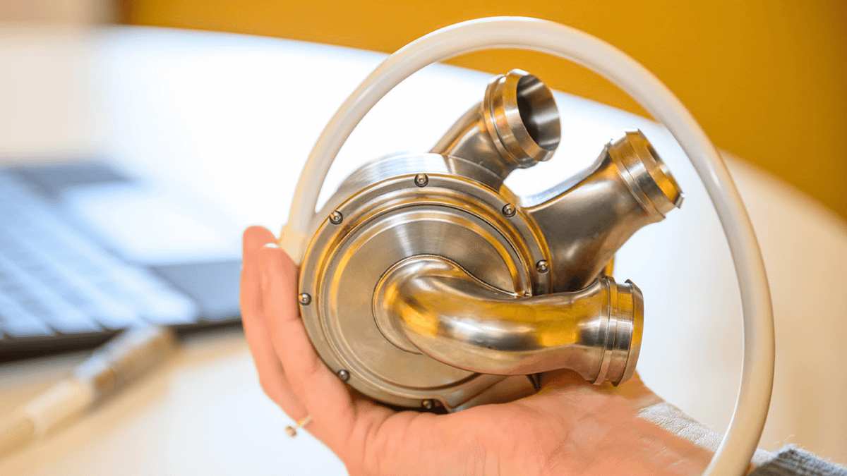 Man survives 100 days with titanium heart in insane world first