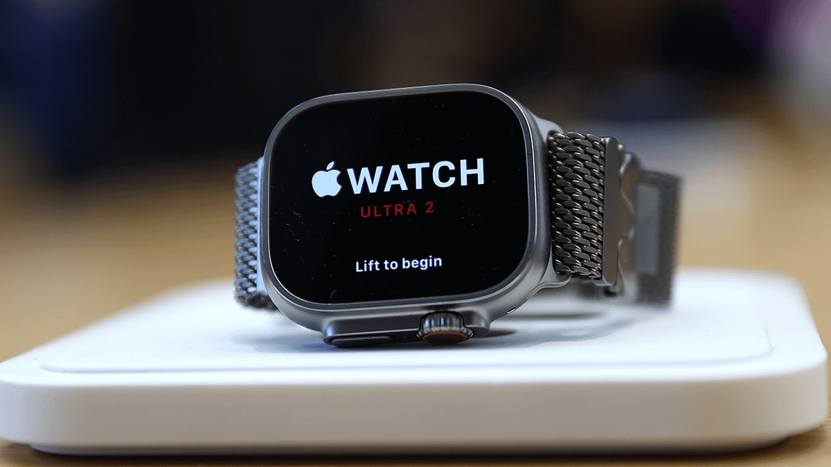 Man issues warning to anyone who wears an Apple Watch amid lawsuit