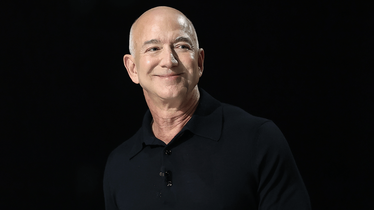 Jeff Bezos gives hilariously savage response when YouTuber asks for his ...