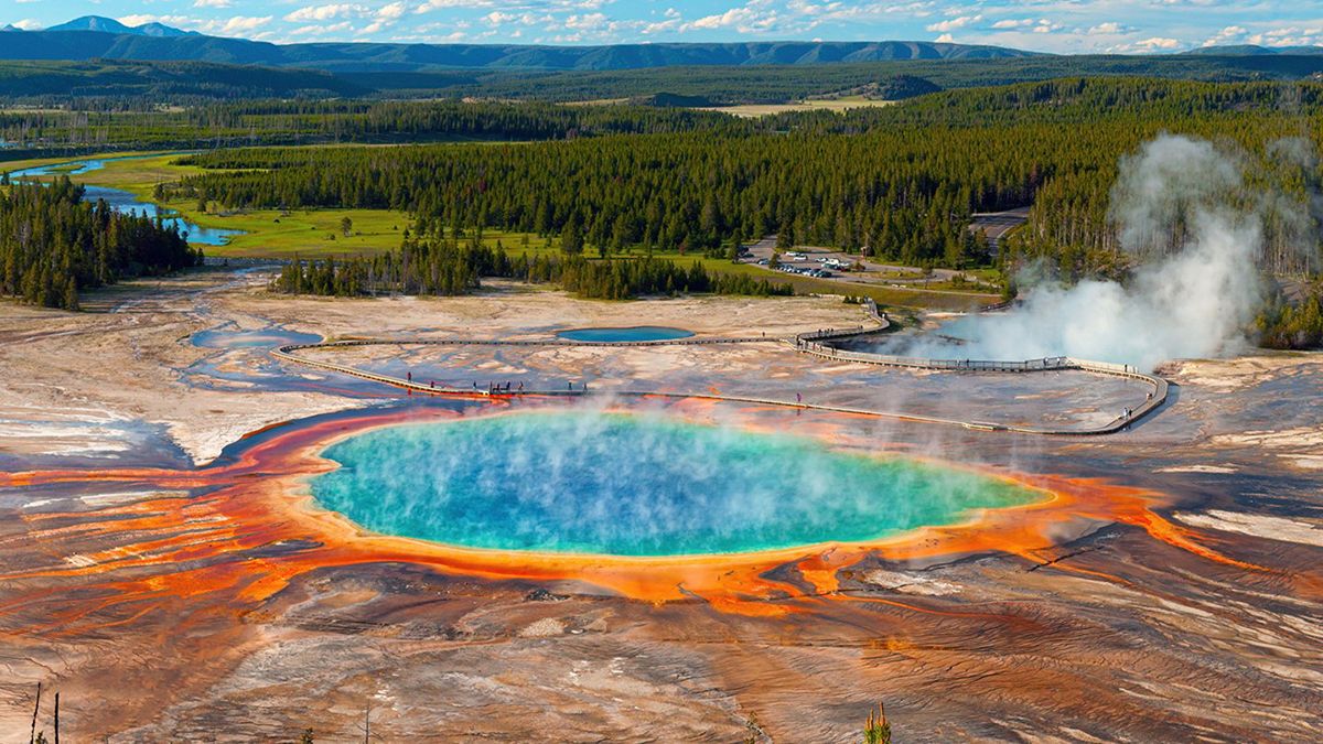 Scientists uncover 'lid' that's keeping Yellowstone supervolcano from ...
