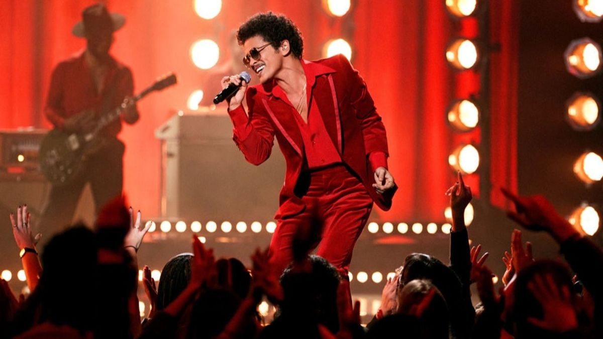 Bruno Mars fans 'ready for blood bath' as singer announces UK tour with ...