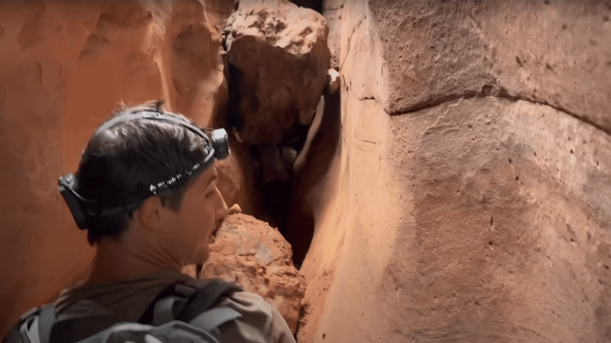 Explorers travelled to scene where trapped mountaineer faced choice of ...