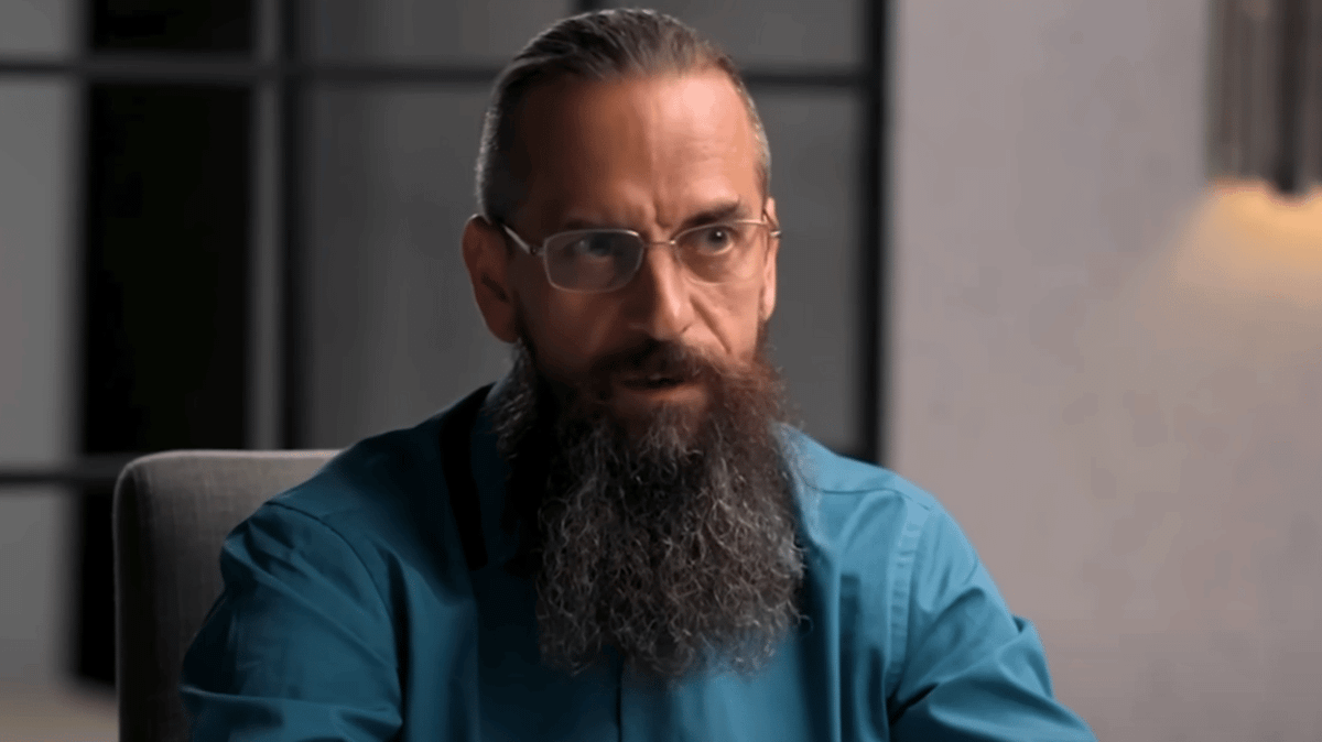 AI expert issues worrying prediction for 2045 after revealing the only ...